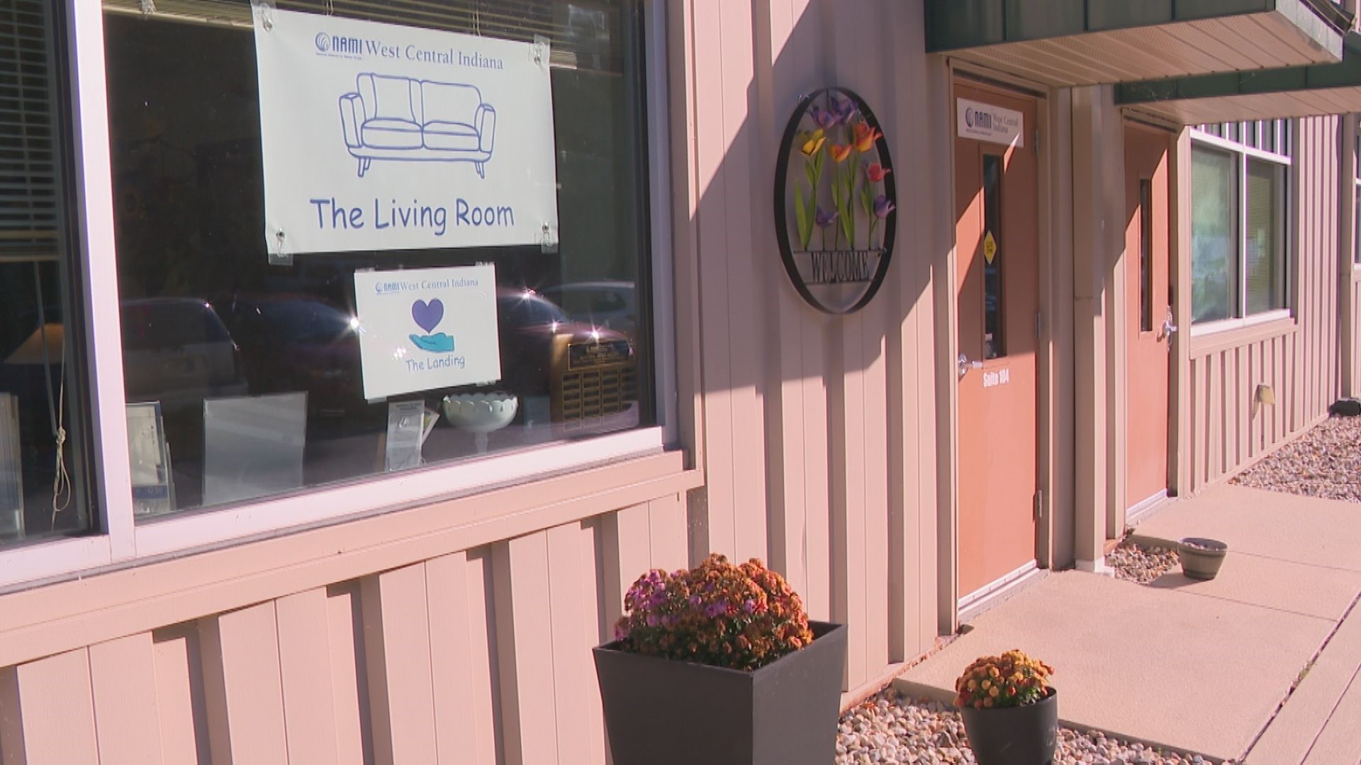 Indiana's 1st-ever 'mental health living room' opens | wthr.com