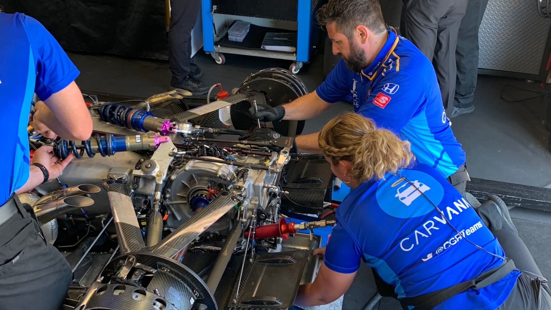 Internship program gives women IndyCar experience | wthr.com