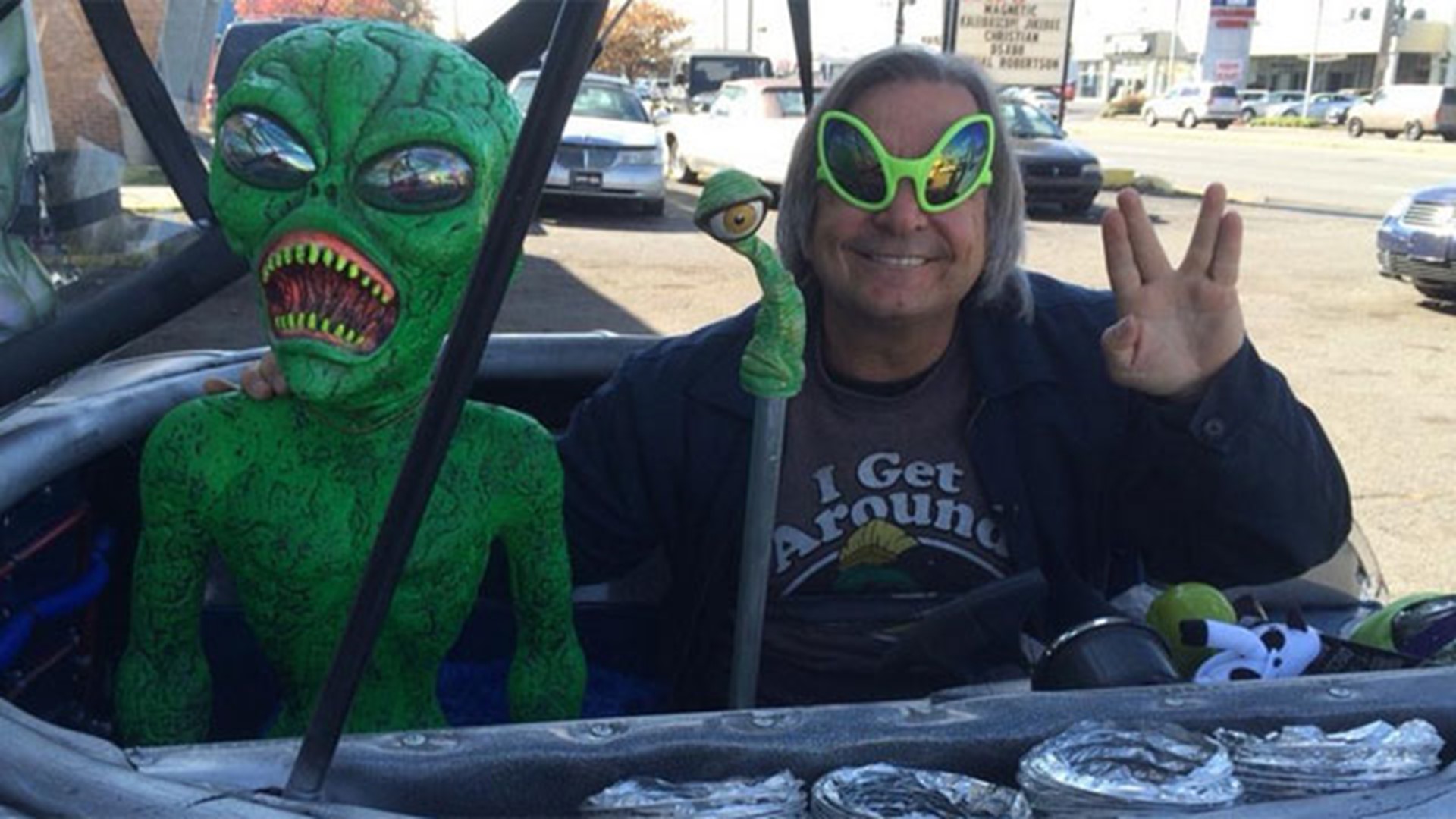 Only in Indiana: WATCH this amazing spaceship car driven by an ...