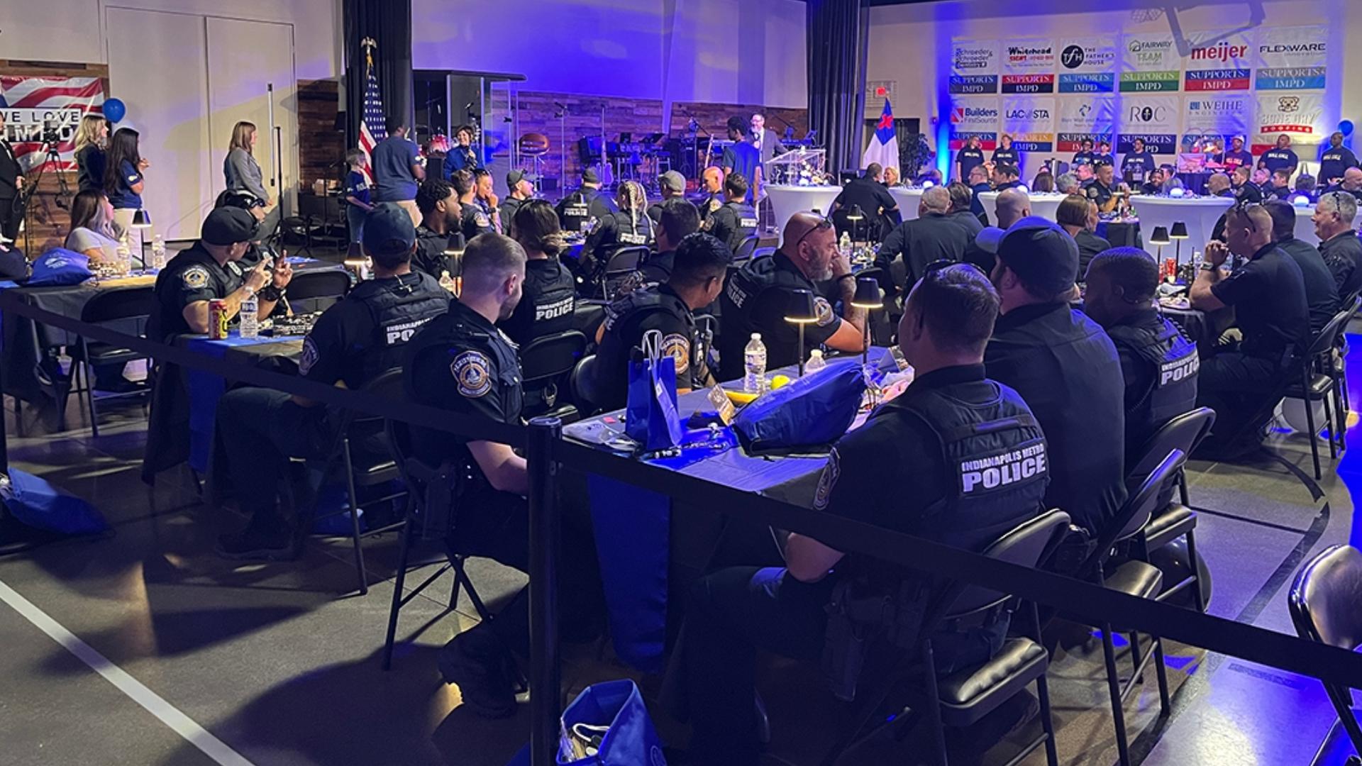 Indy church inspires IMPD with a community roll call | wthr.com