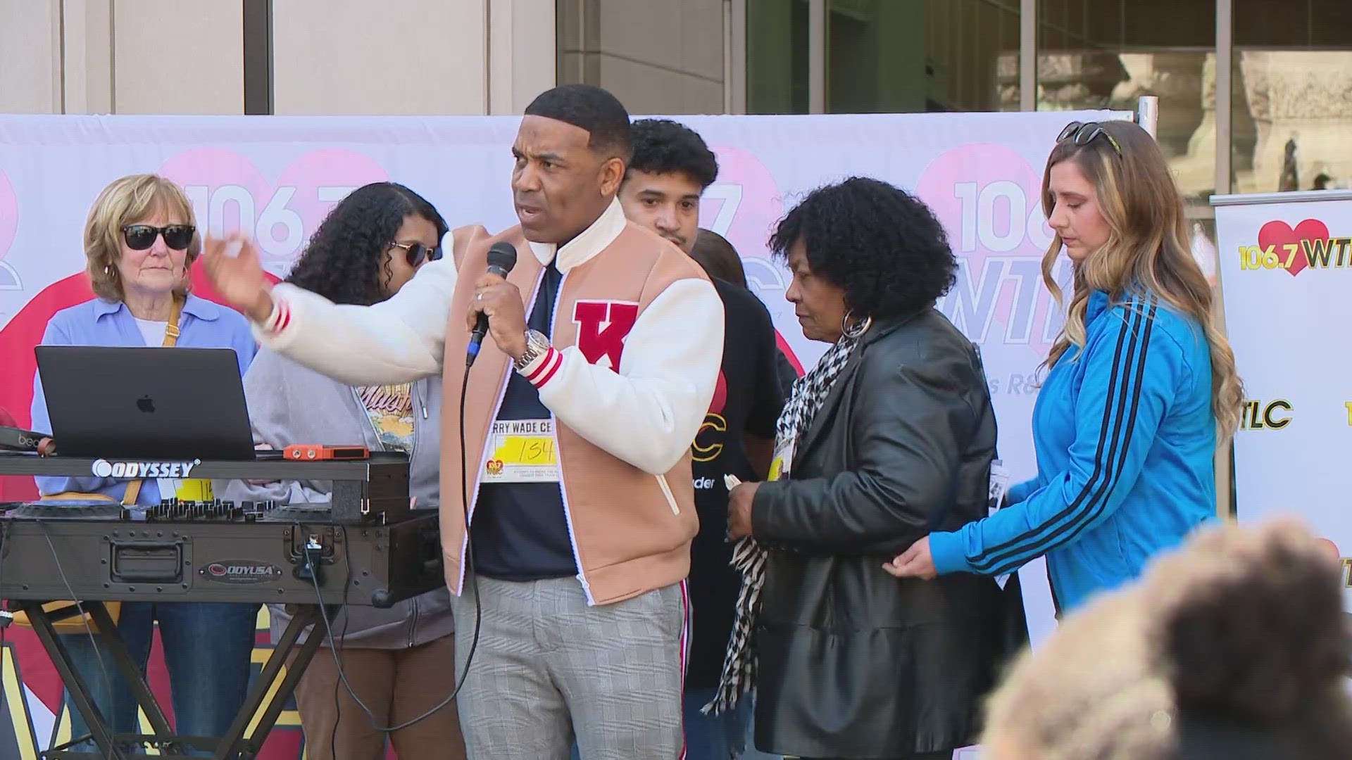 Late WTLC radio DJ Jerry Wade remembered on Monument Circle | wthr.com