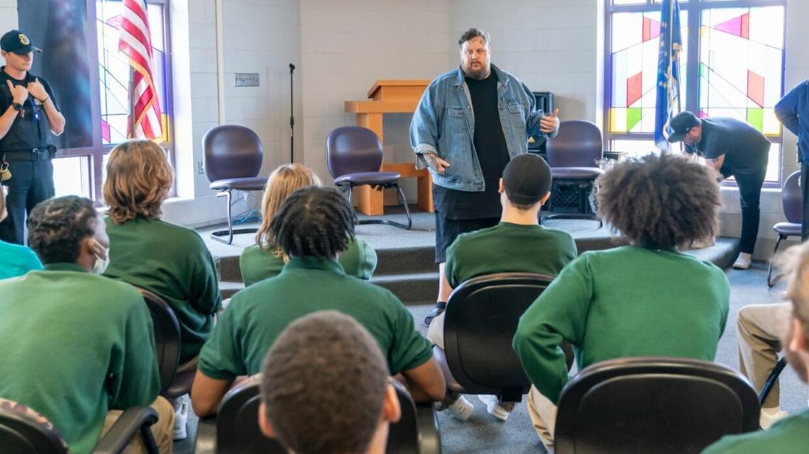 Jelly Roll visits inmates at local juvenile correctional facility ...