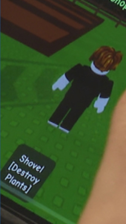 Roblox faces lawsuit after 10-year-old Johnson County girl targeted by ...