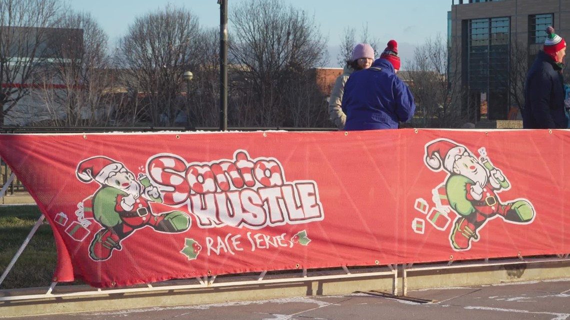 Runners put on their best holiday outfits for Santa Hustle race | wthr.com