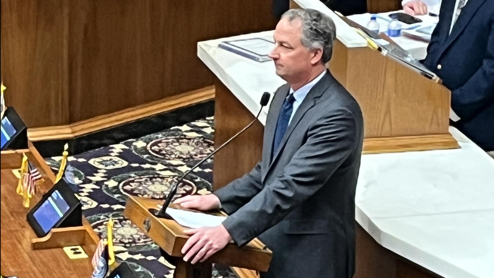 Indiana House passes redistricting bill; Senate battle looms | wthr.com