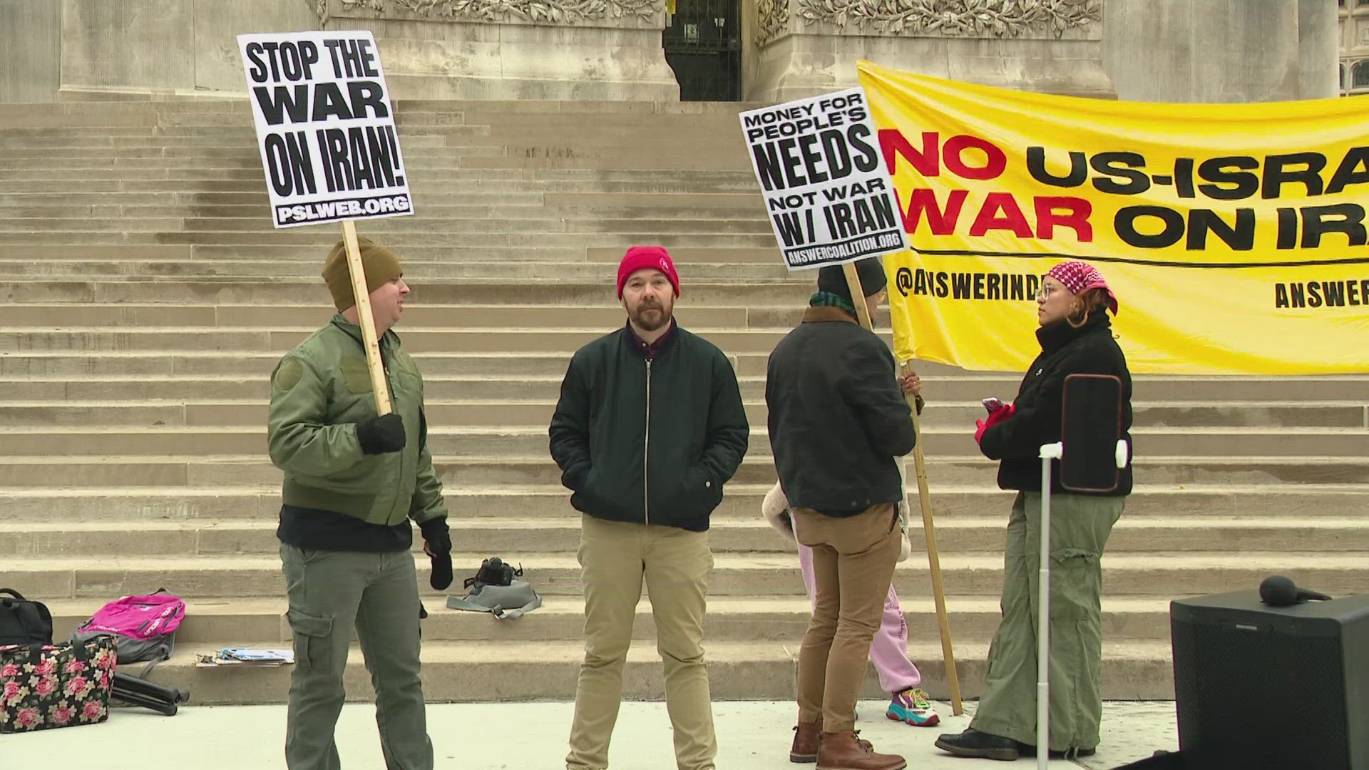 Protesters, counter-protesters face off in downtown Indianapolis over U ...