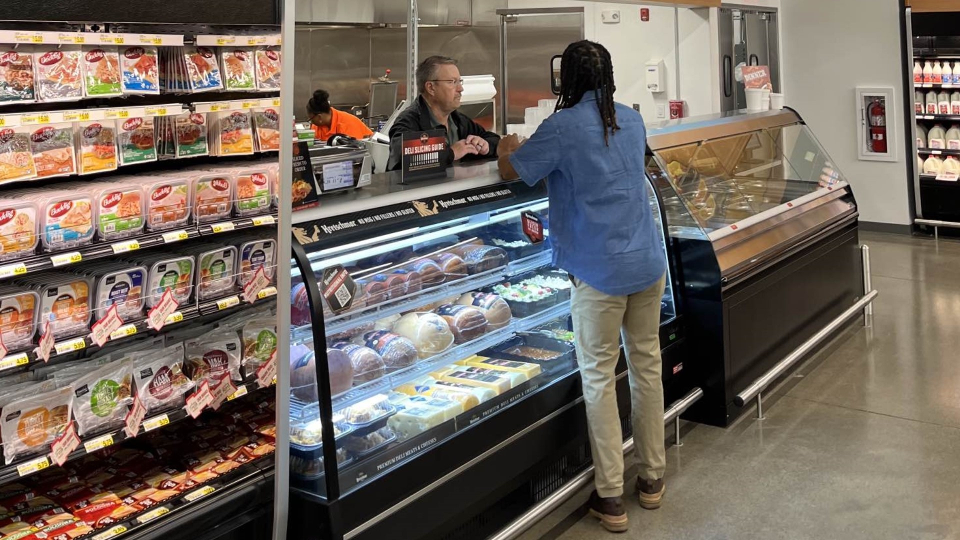 Indy Fresh Market opens on city's east side | wthr.com