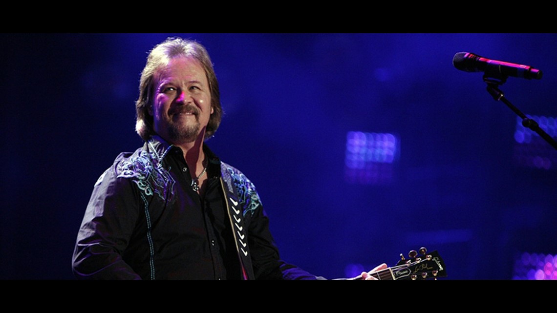 Country star Travis Tritt's tour bus involved in fatal wreck | wthr.com