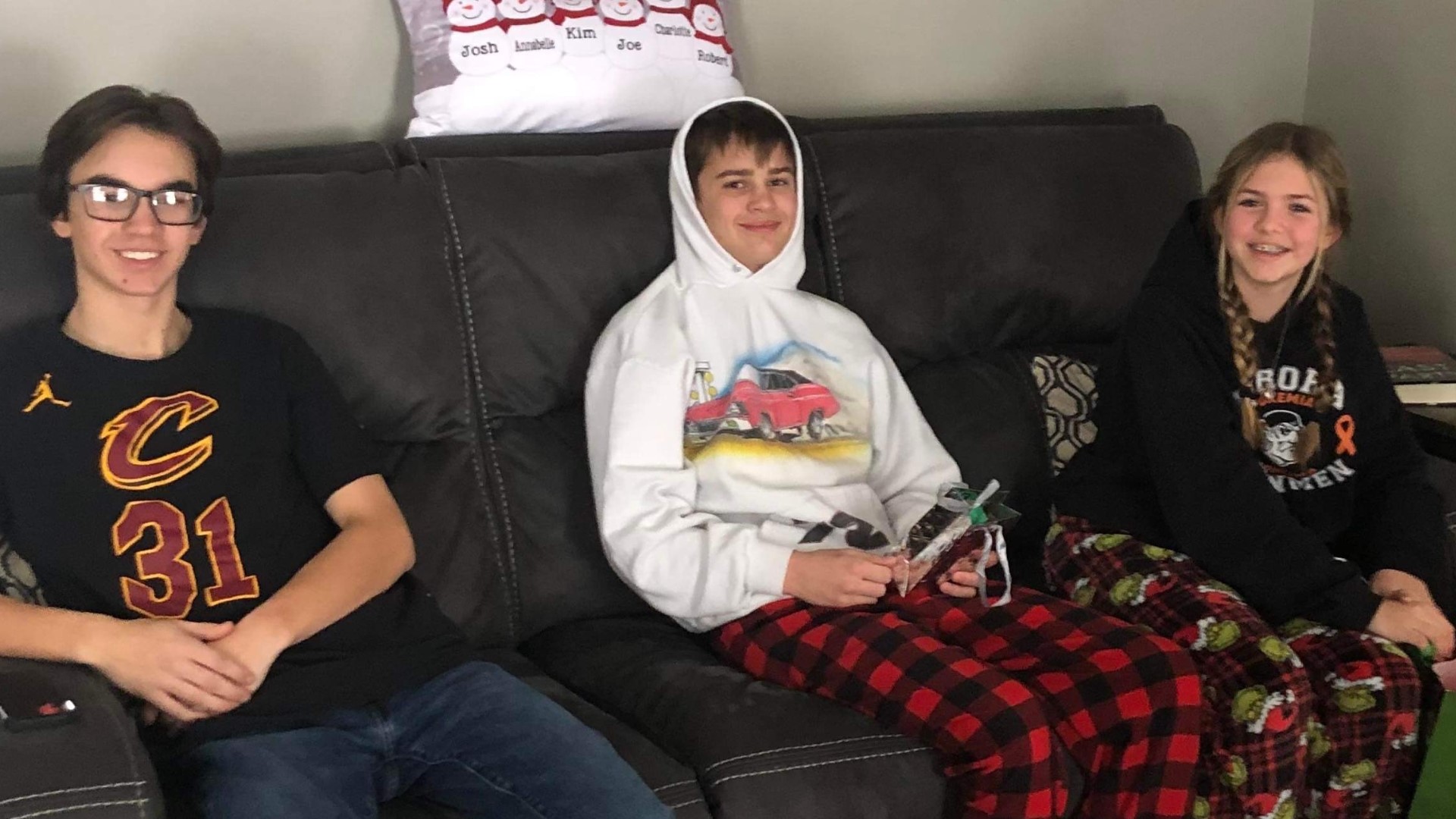 Plainfield couple falls victim to gift card scam | wthr.com