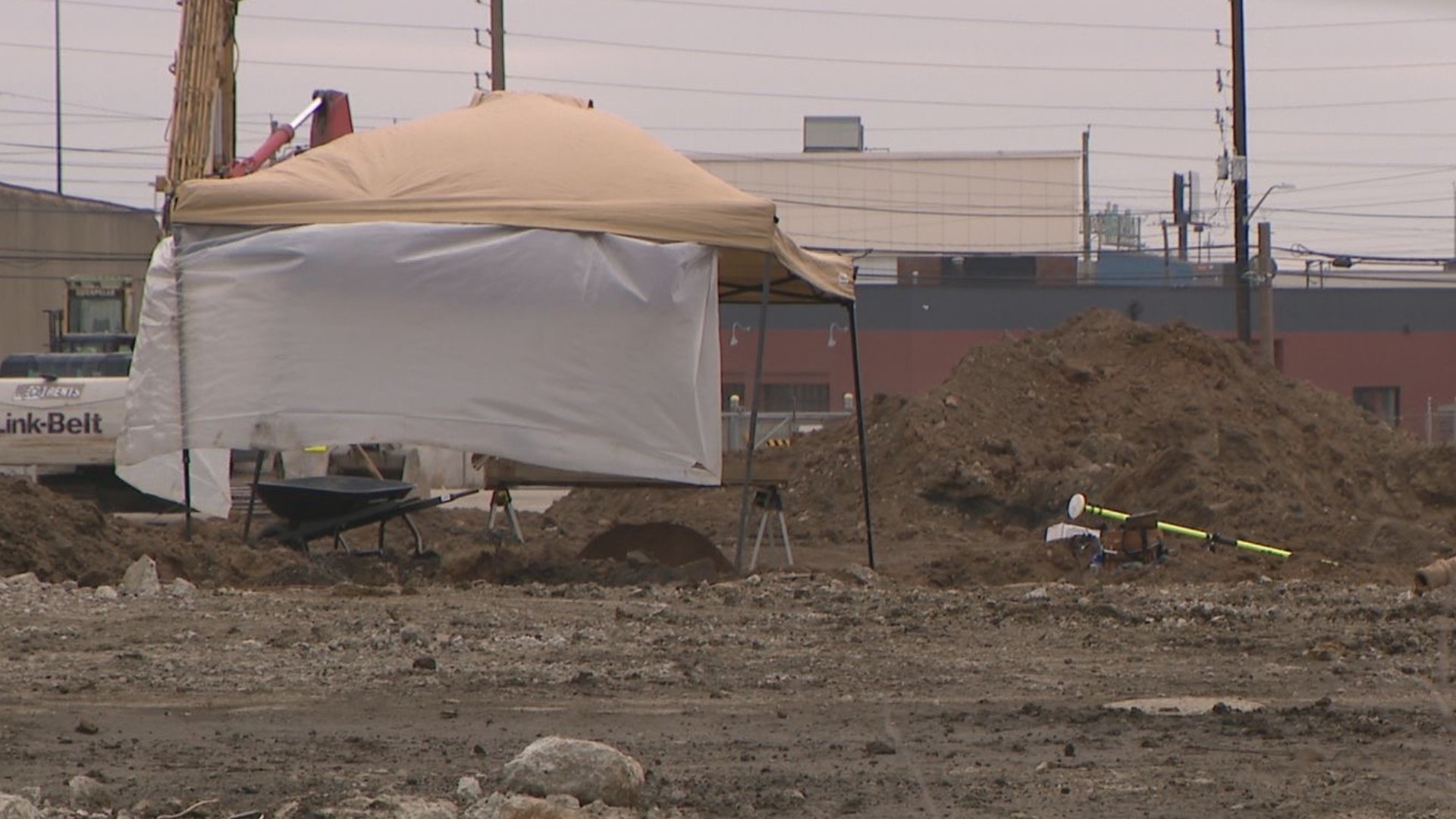 Preservationists discuss remains discovered on Eleven Park site | wthr.com