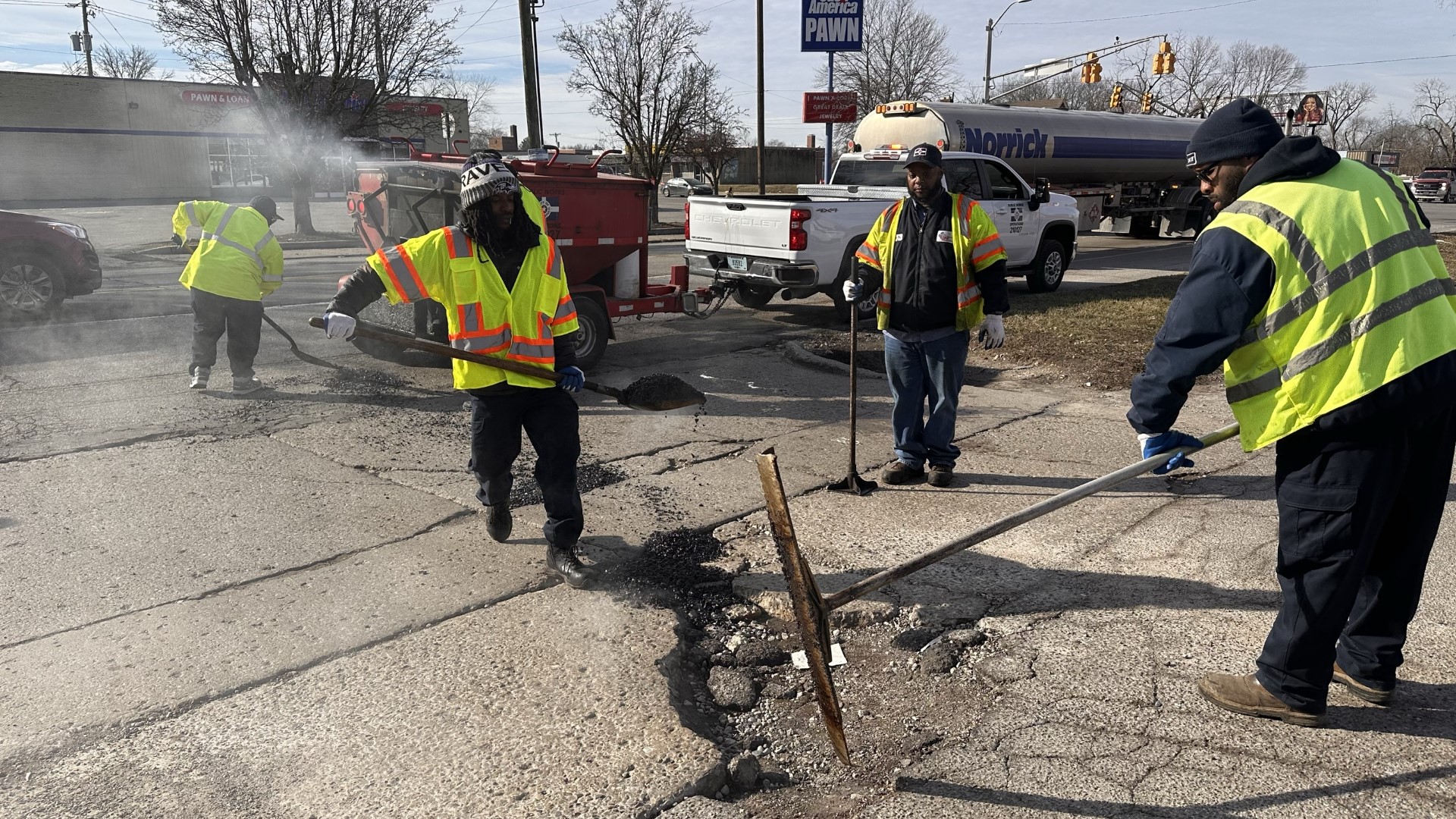 Hot mix asphalt coming early to Indy for pothole repair | wthr.com