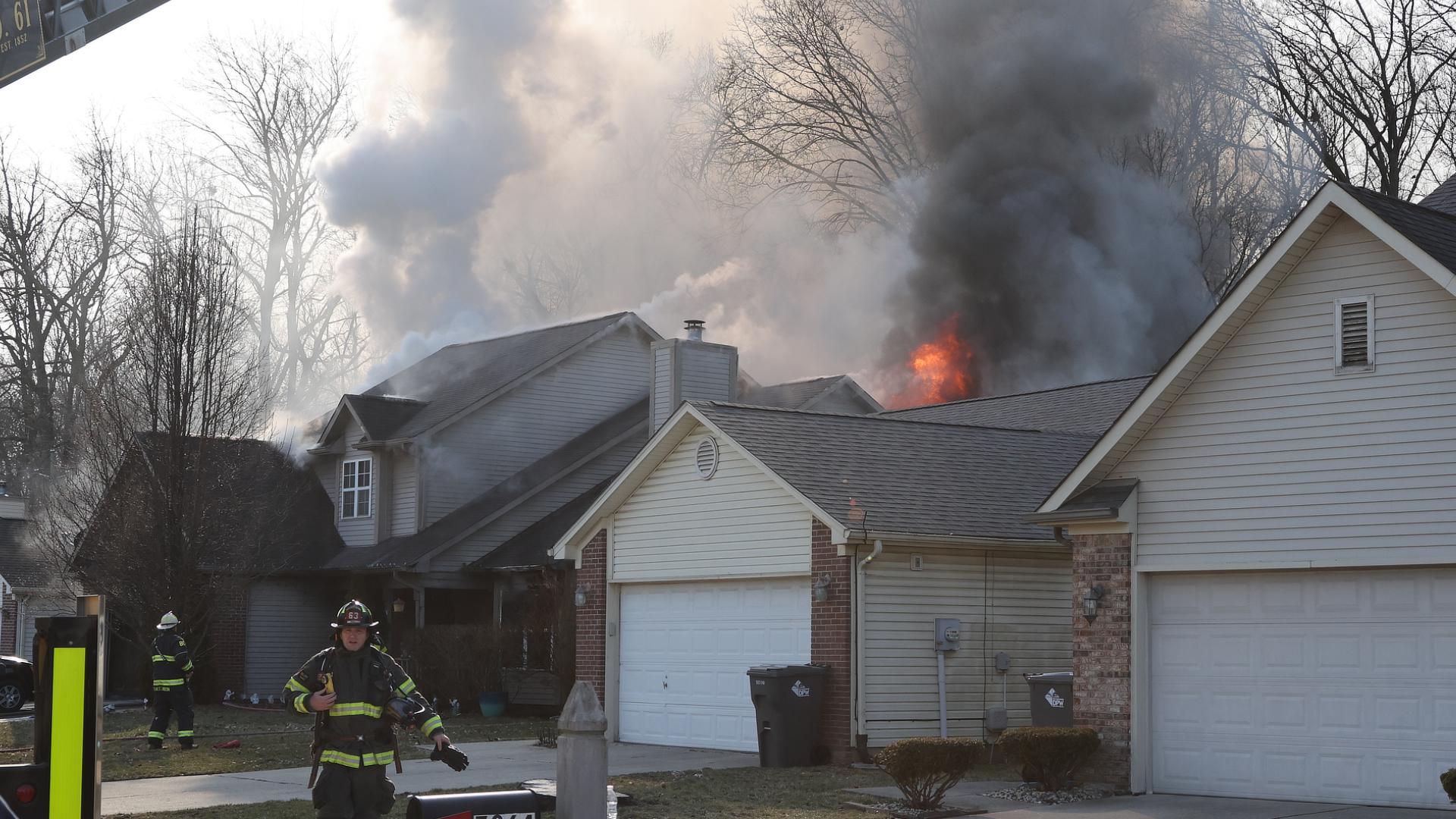 1 hospitalized, 4 displaced after north Indy house fire | wthr.com