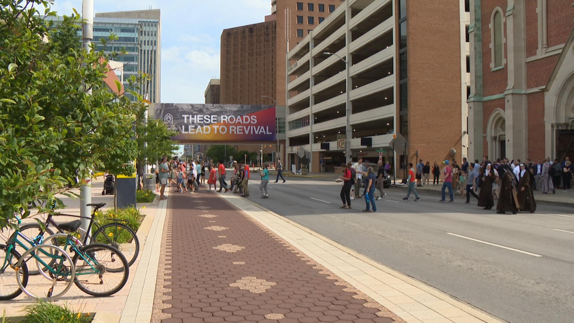 Thousands journey to Indy for National Eucharistic Congress | wthr.com