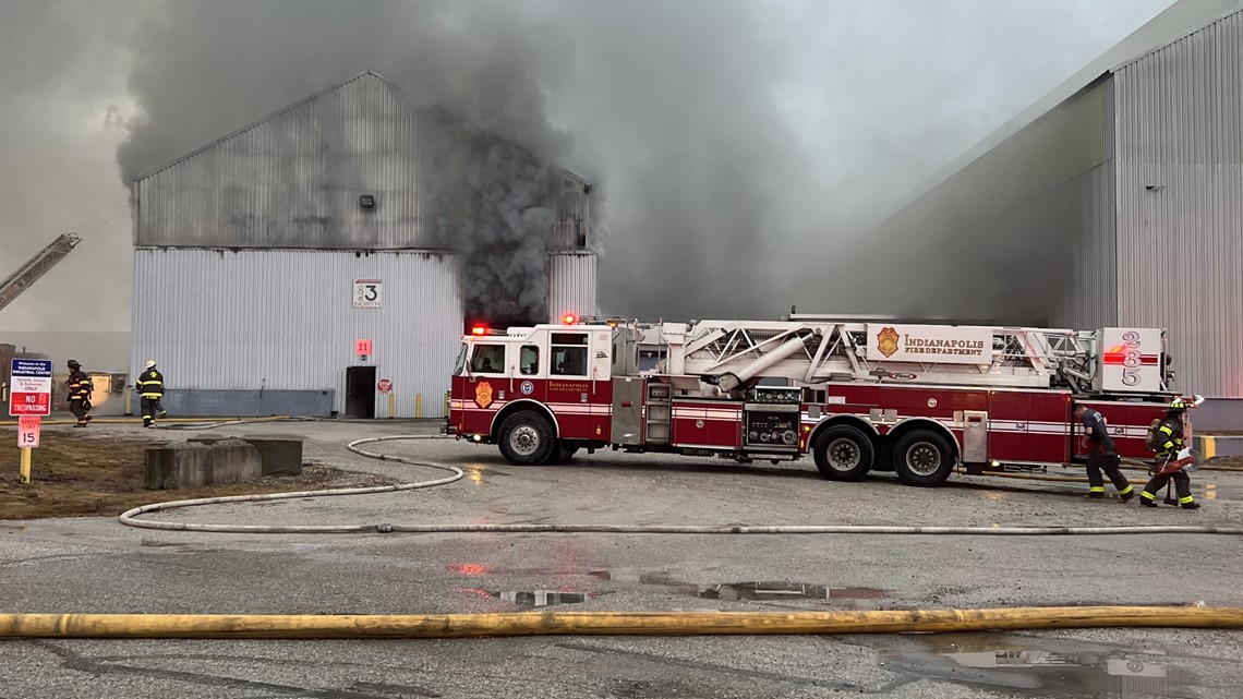 IFD calls 2 alarms for south side recycling warehouse fire | wthr.com