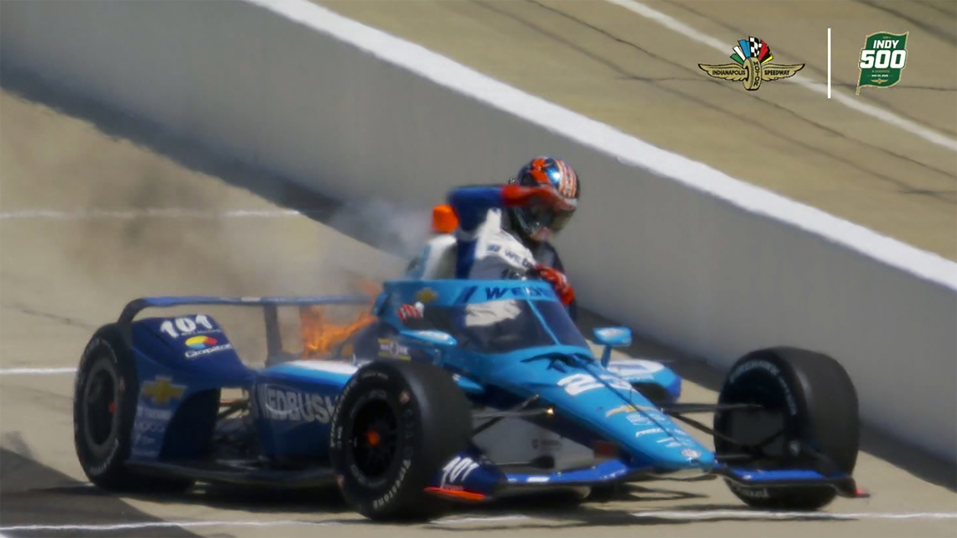 Hunter-Reay escapes burning car on Carb Day | wthr.com