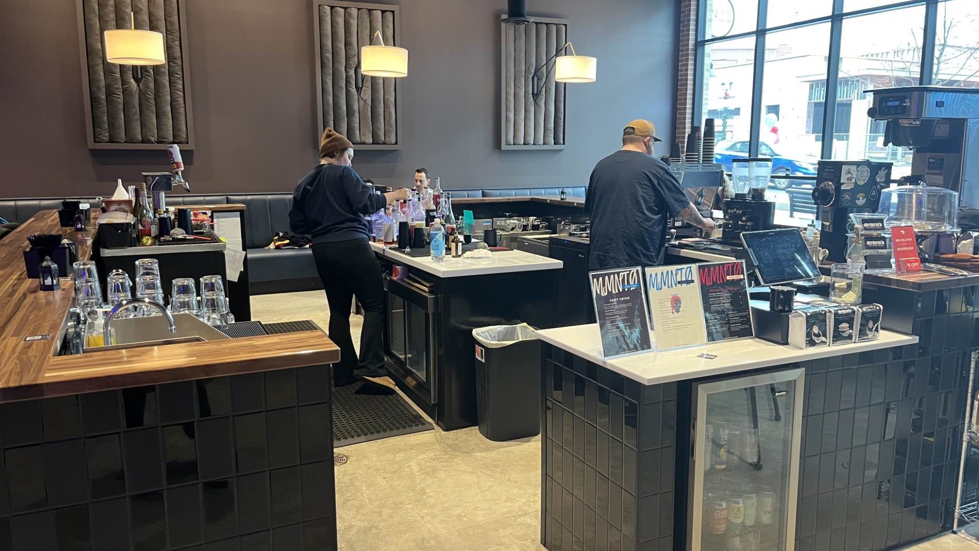 Memento Zero Proof Lounge rings in New Year's alcohol-free | wthr.com