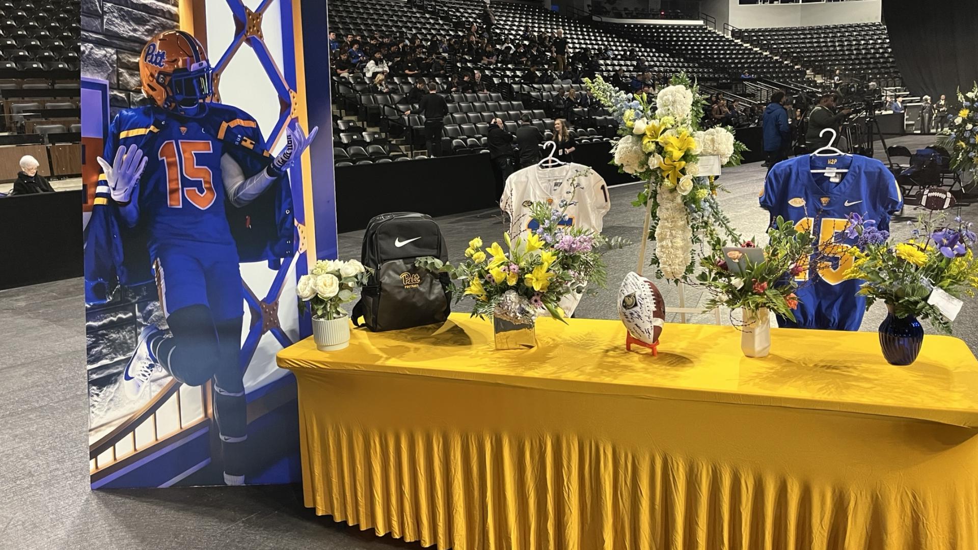 Family, friends, teammates remember HSE football star Mason Alexander ...