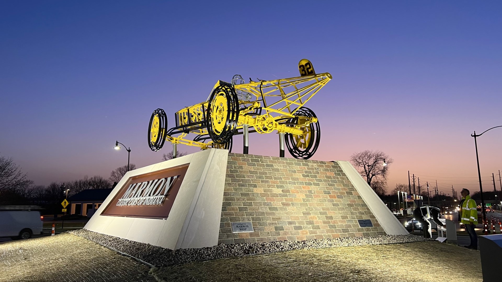 Carmel sculpture pays tribute to first Indy 500-winning car | wthr.com