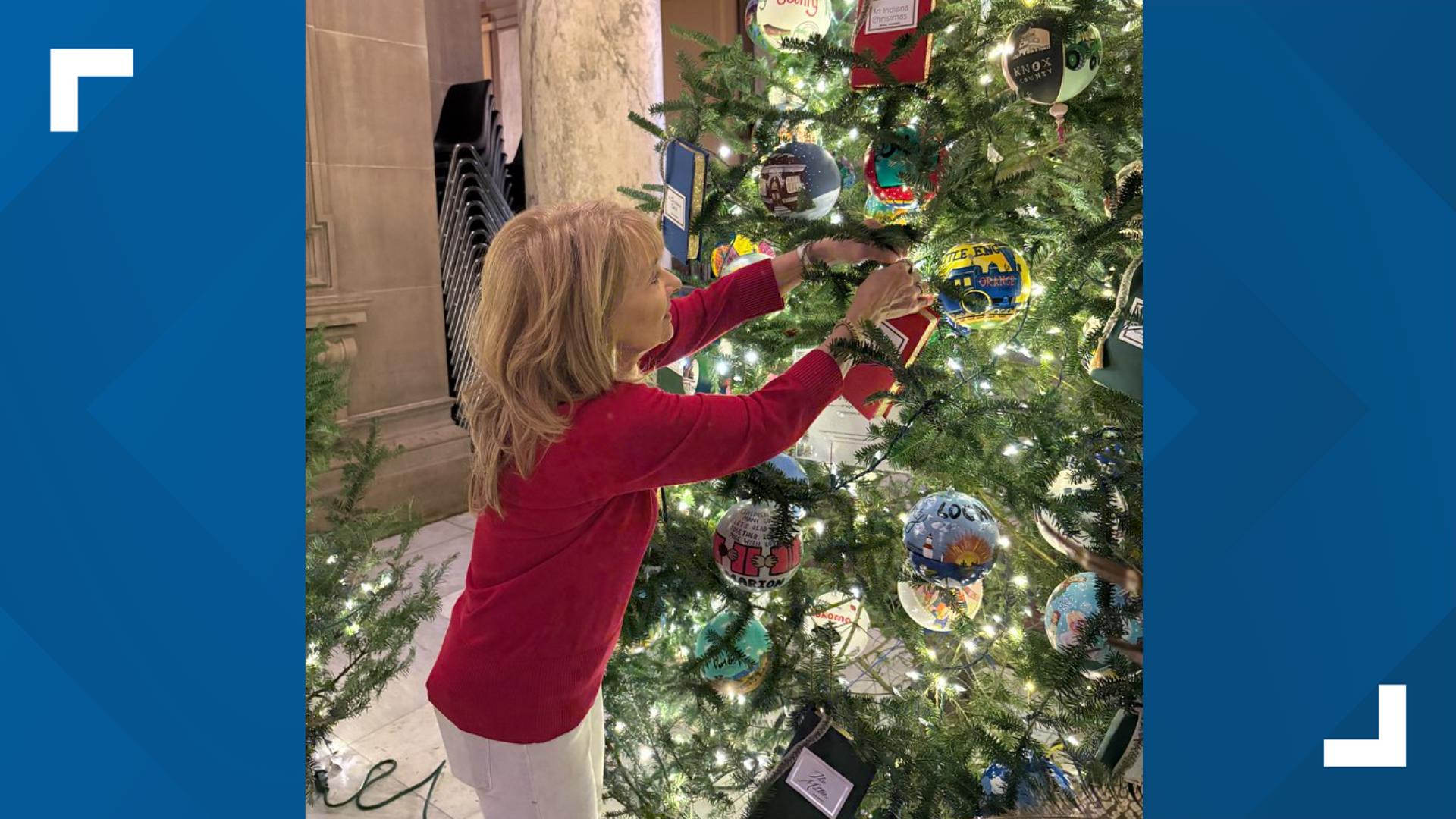 Indiana's first lady honors Dolly Parton's Imagination Library with ...