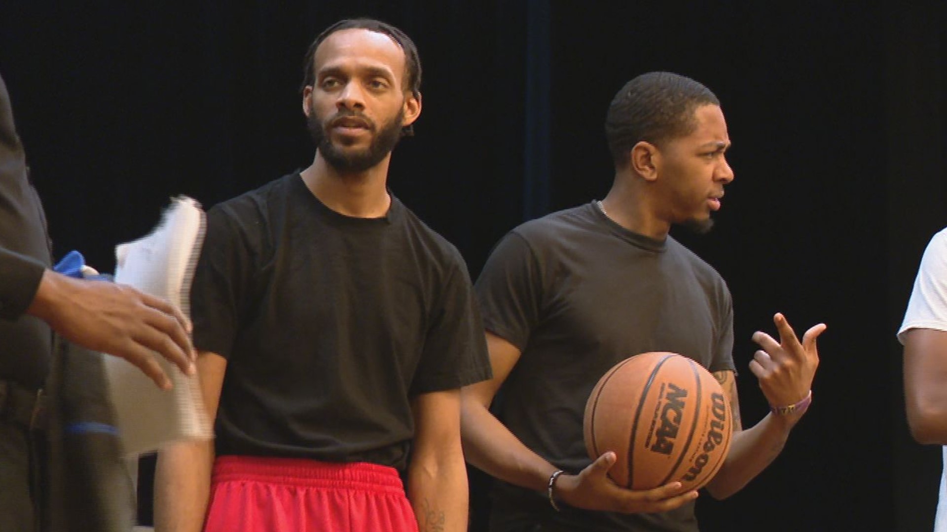 Indy school performs show to pay tribute to historic Black team | wthr.com
