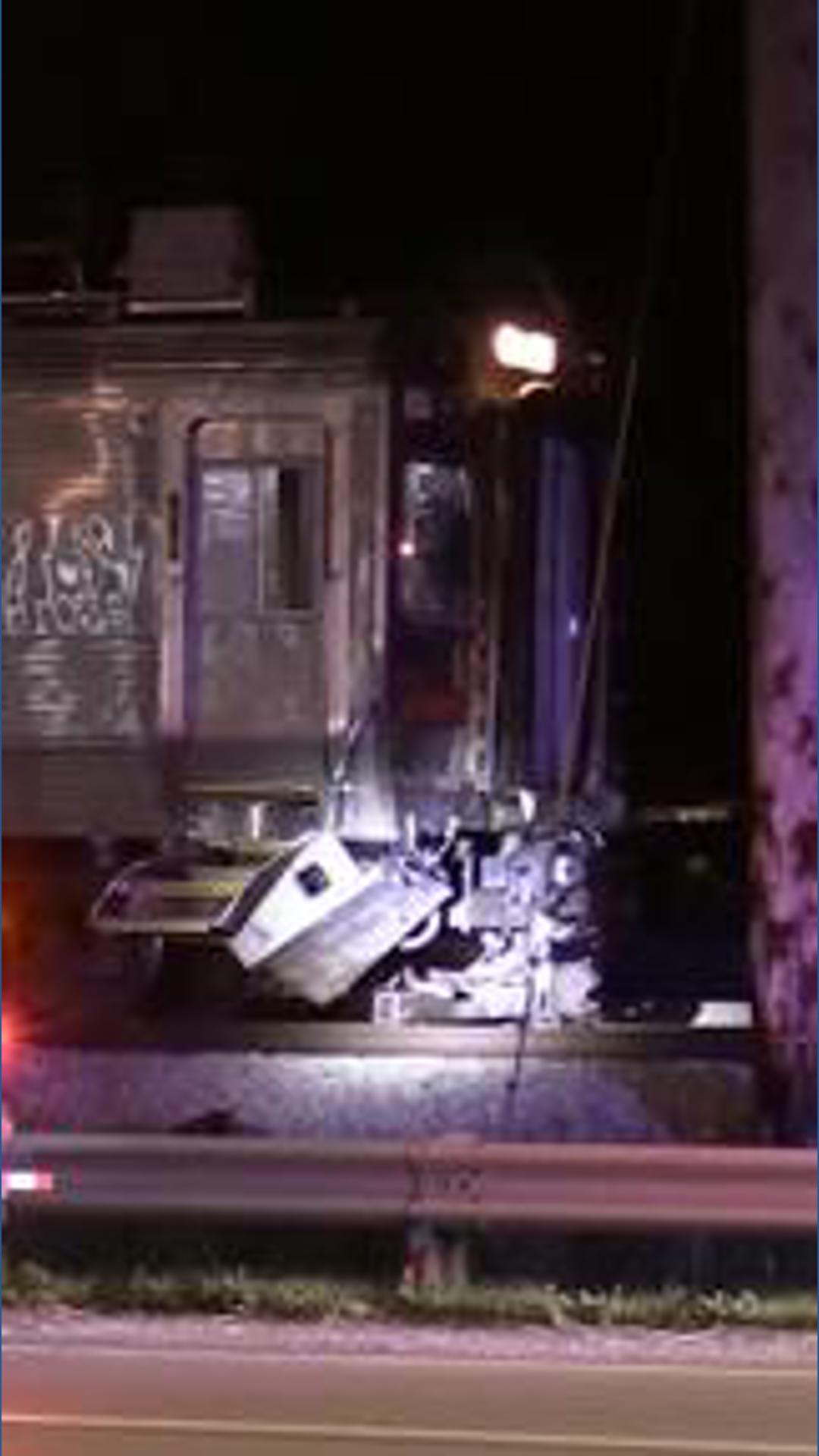5 killed after SUV struck by South Shore Line train in northwest ...