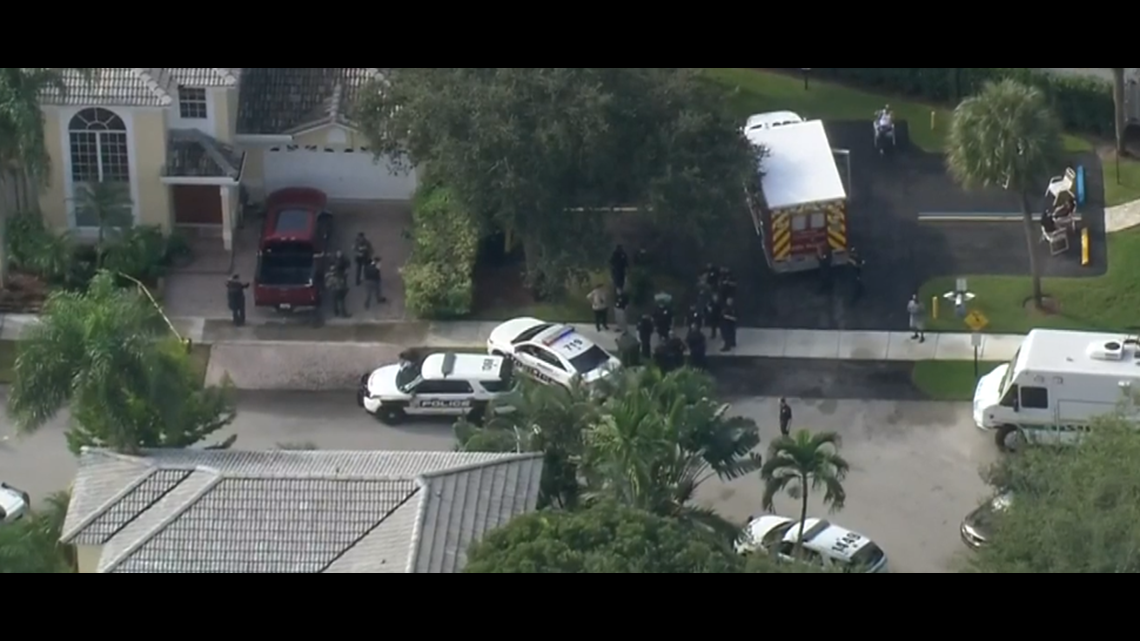 Two dead, officer injured in Florida shooting | wthr.com