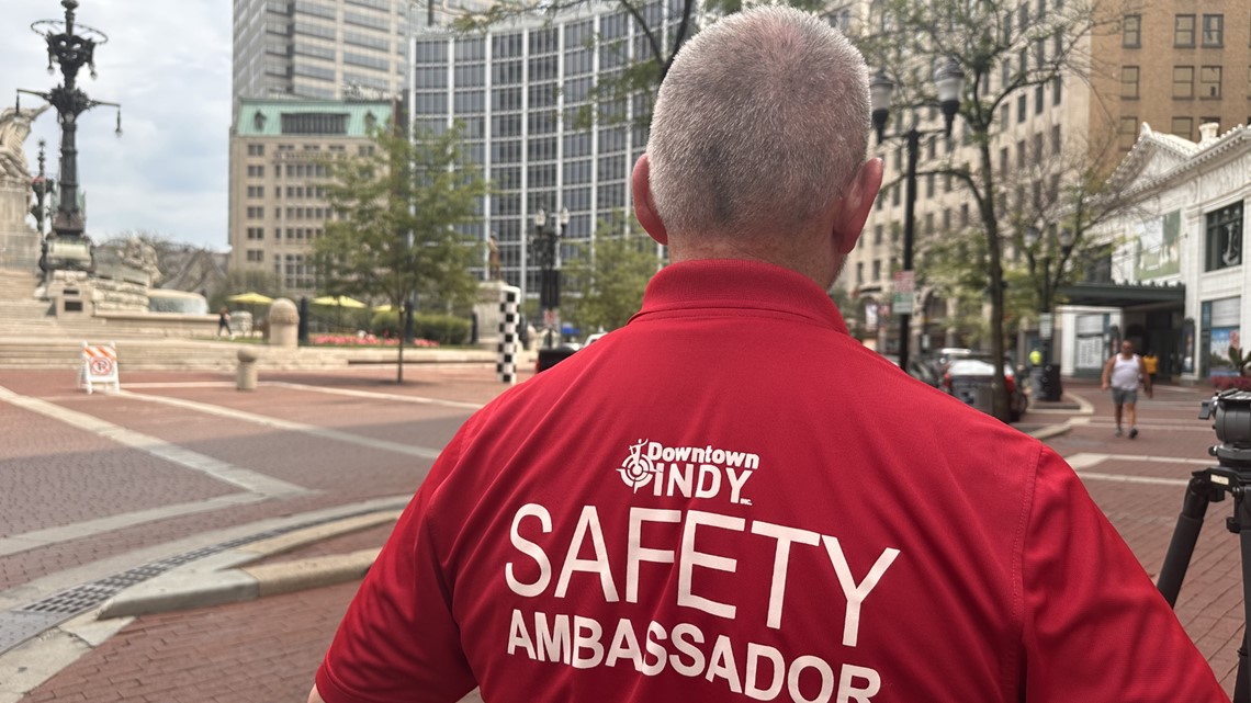 Downtown 'safety ambassadors' aim to keep Mile Square safe | wthr.com