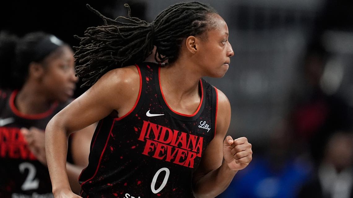 Kelsey Mitchell leads Indiana Fever to 92-70 victory over Chicago Sky ...