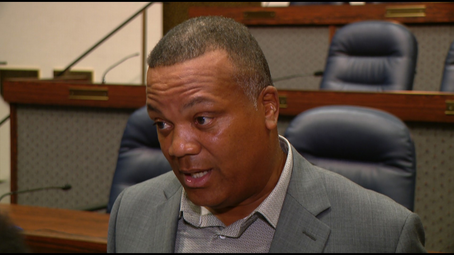 Indianapolis City-County Council backs stricter youth curfew ordinance ...