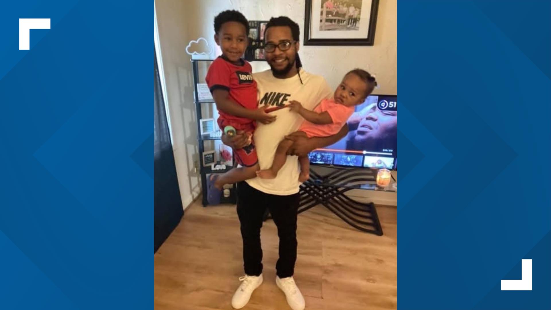 Body cam shows moments officers rescue 2 children from car submerged in ...