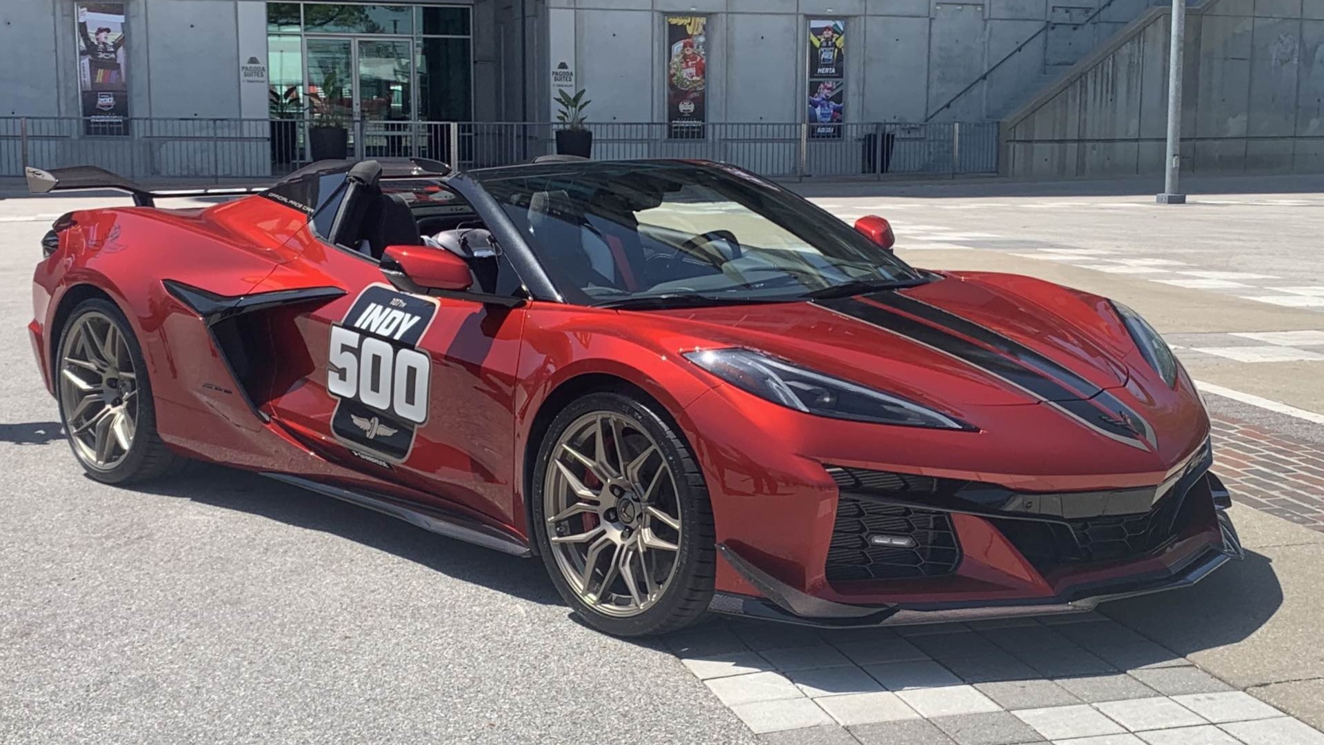 Corvette Z06 hardtop convertible is 107th Indy 500 pace car | wthr.com