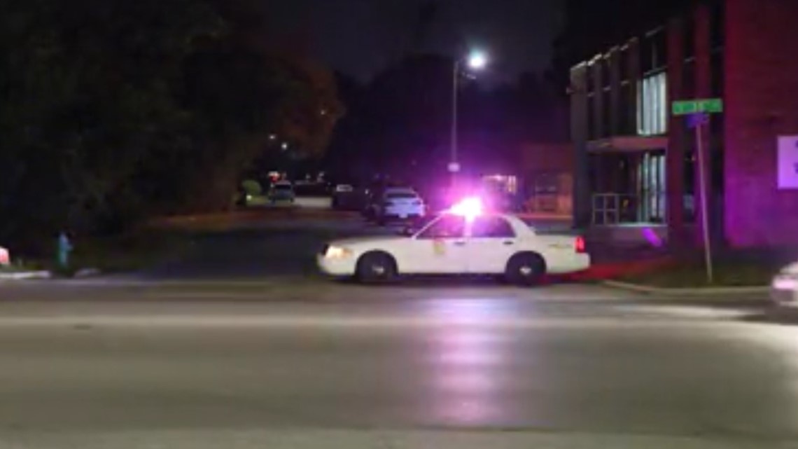 IMPD SWAT standoff on northeast side ends with man dead | wthr.com