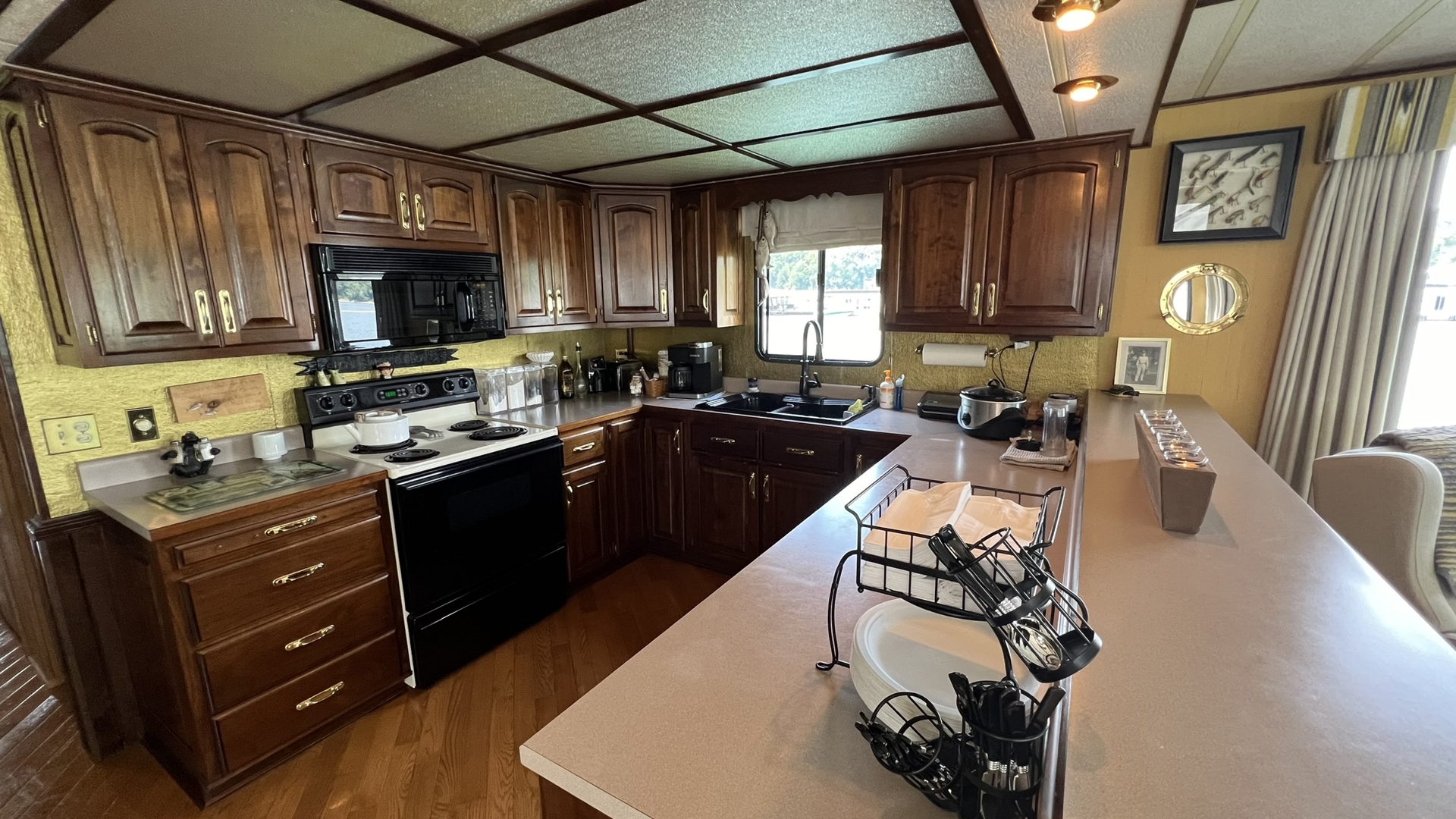 Lake Cumberland — Houseboat capital of the world | wthr.com