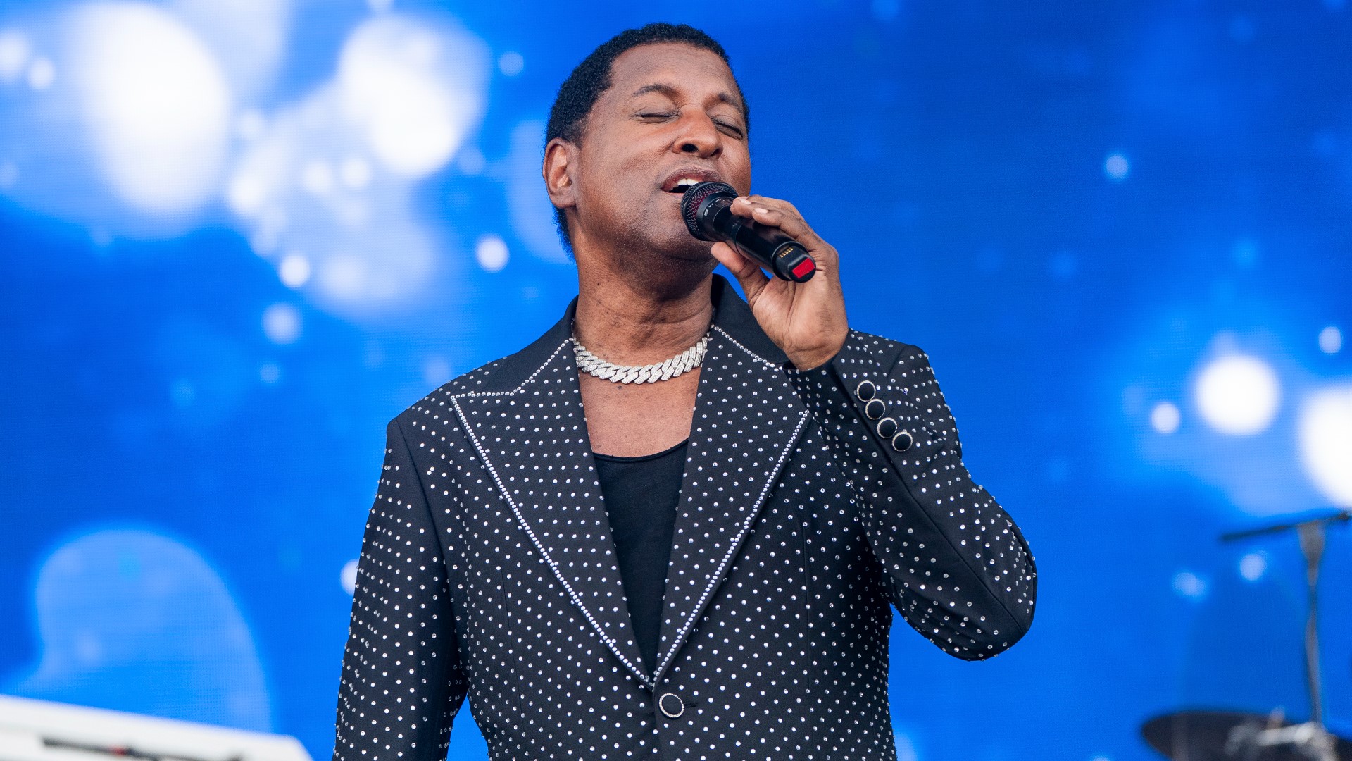 'Babyface' gives back to local kids and reflects on career | wthr.com