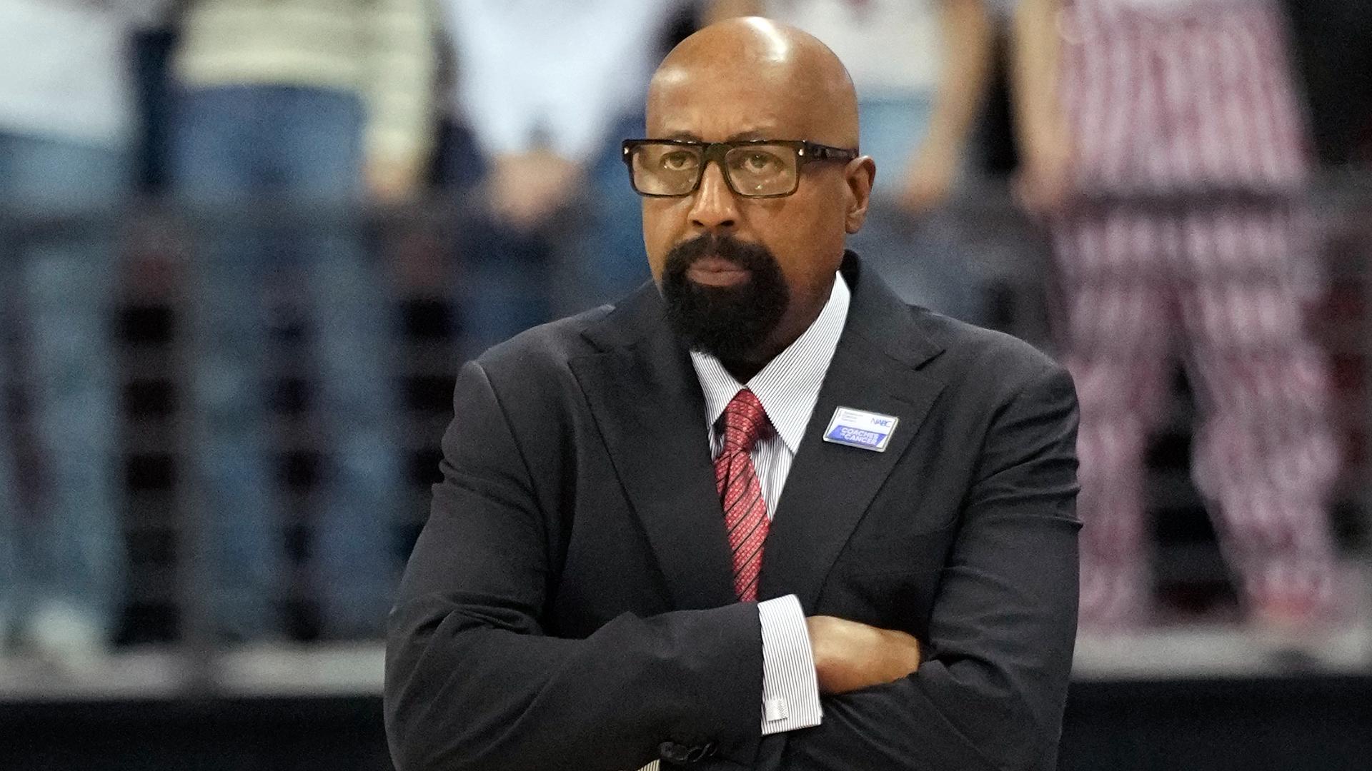 Indiana fans give Mike Woodson warm welcome as Hoosiers begin coaching ...