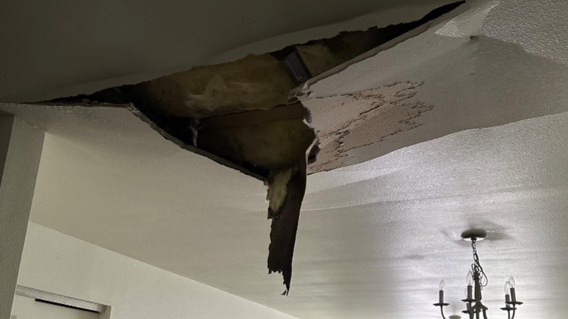 Tenant fears leaky ceiling could collapse for a second time | wthr.com