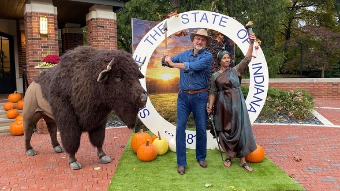 Indiana's first family hands out candy on Halloween | wthr.com