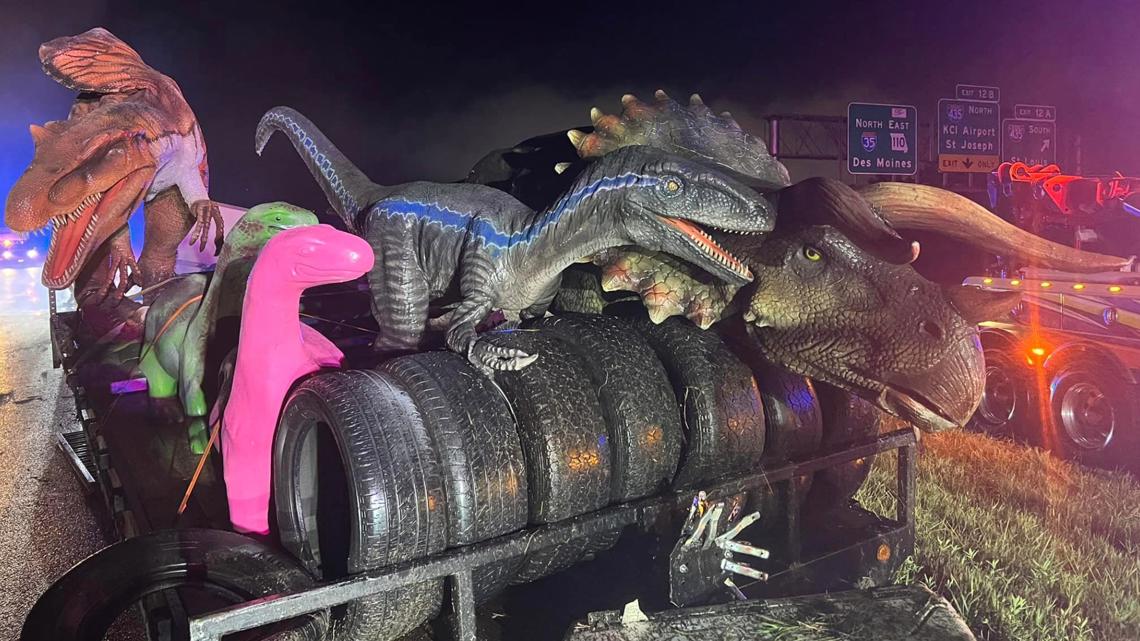 Trailer towing dinosaur statues slides off Missouri highway | wthr.com