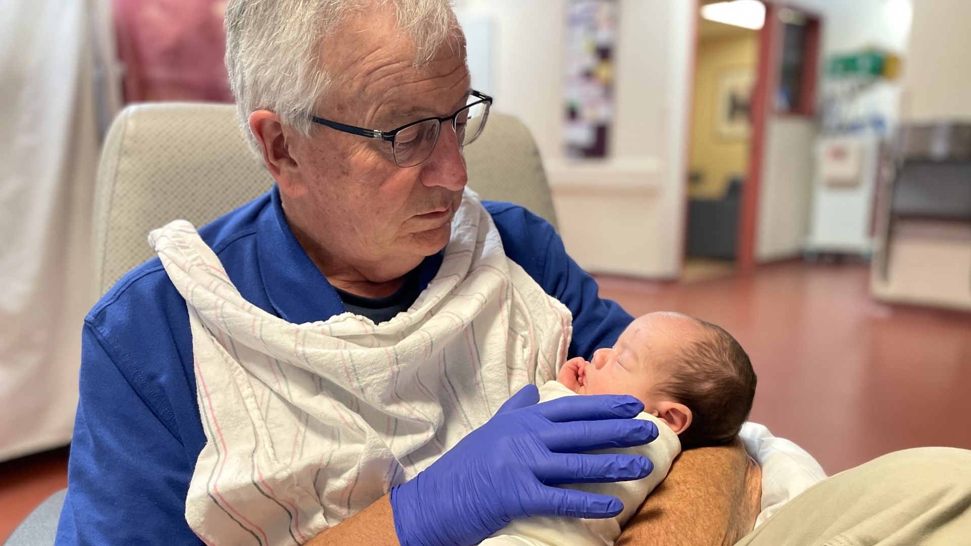 Indianapolis hospital looking for more 'baby cuddlers' | wthr.com