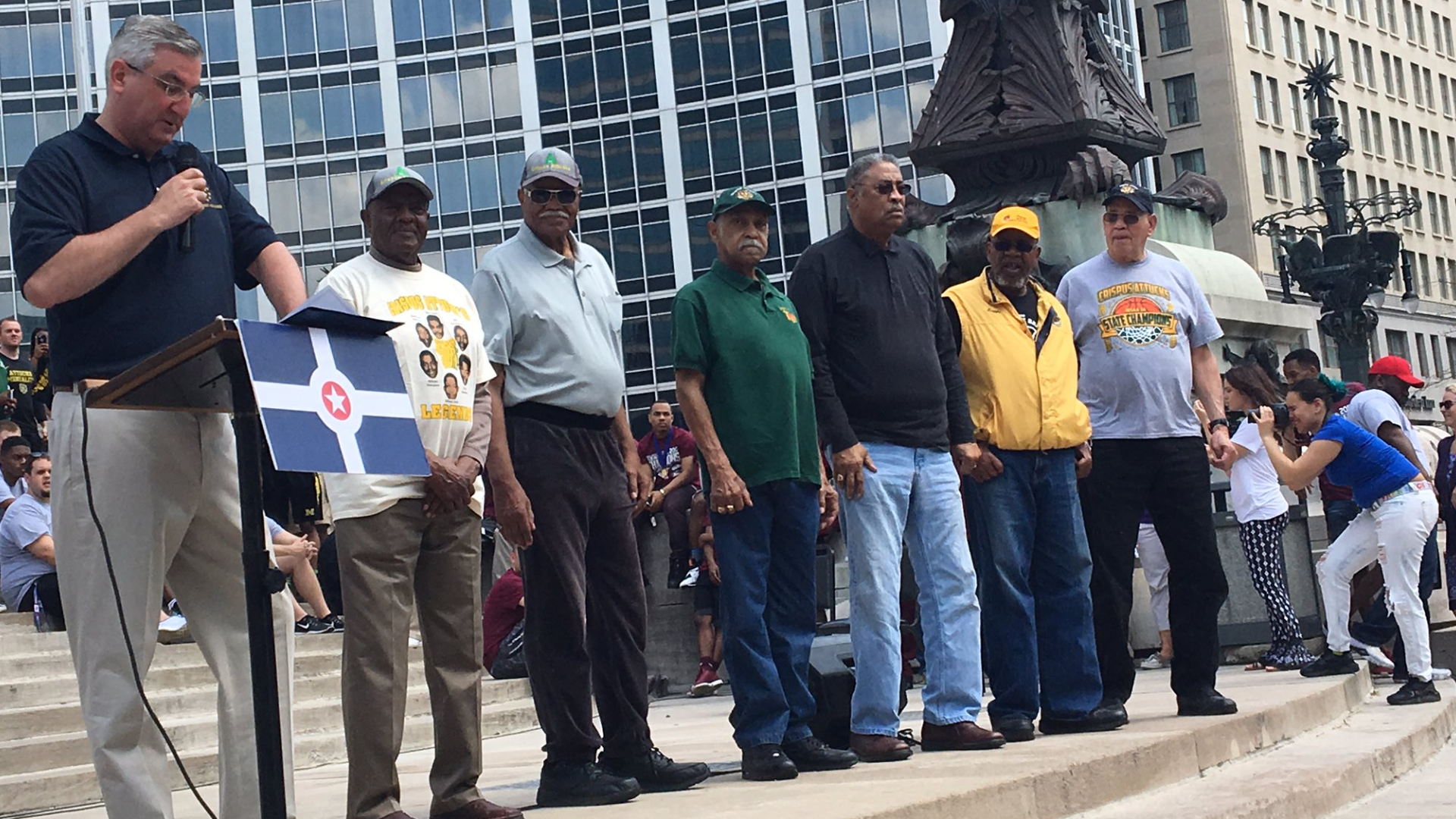 Indy school performs show to pay tribute to historic Black team | wthr.com