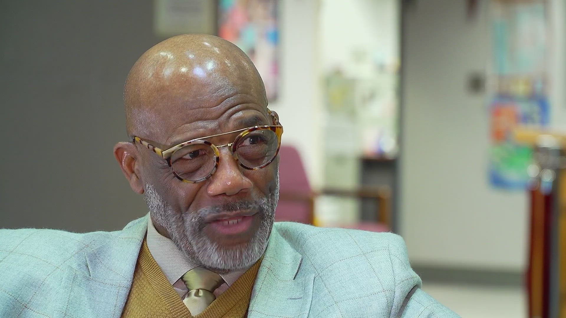 Dr. Eugene White returns to North Central High School | wthr.com