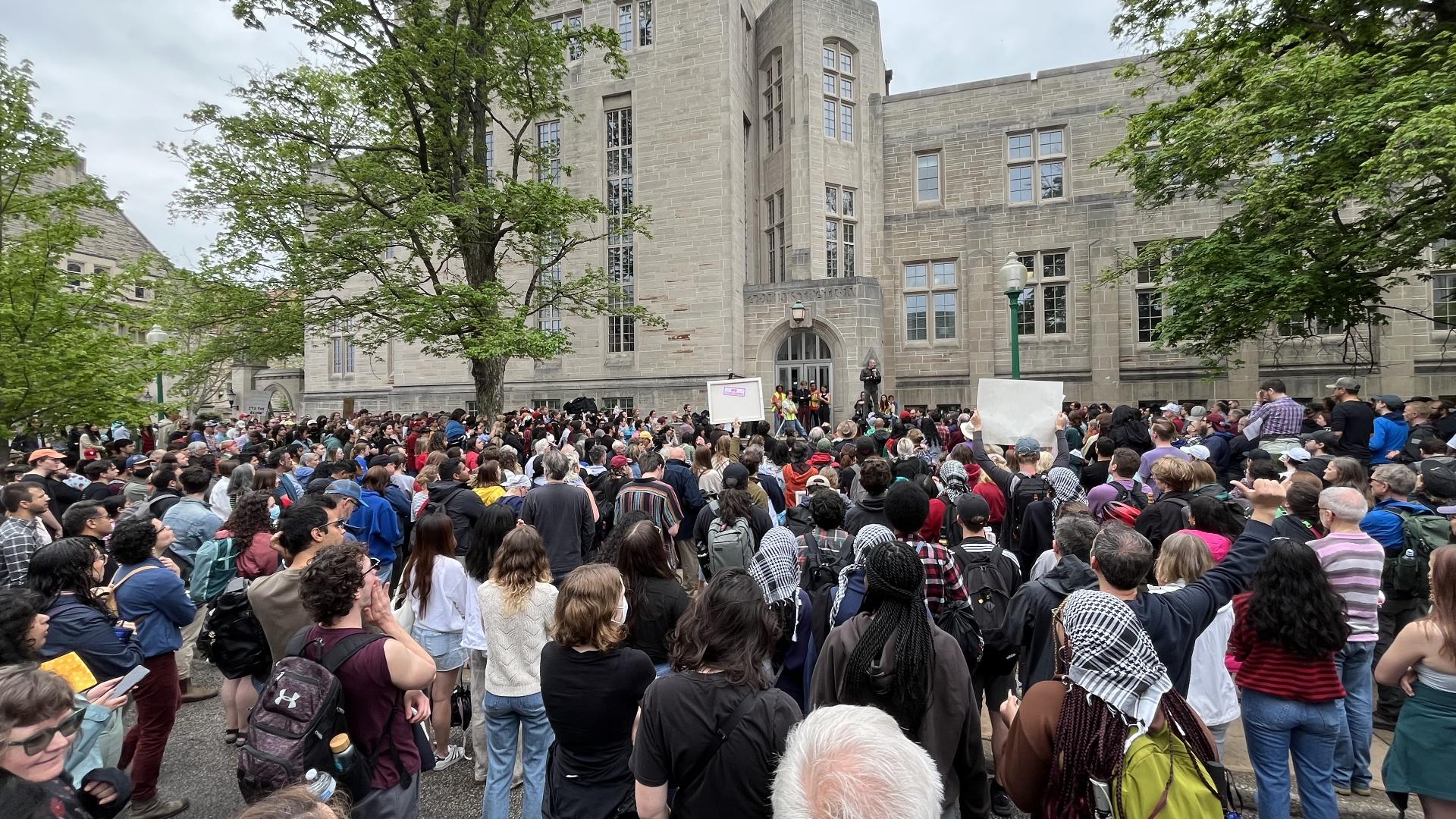 Anti-war protests continue in IU's Dunn Meadow | wthr.com