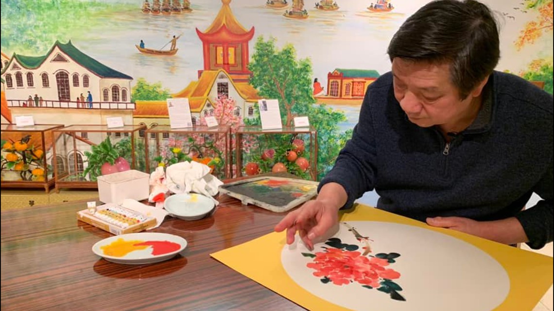 Watch the 'Finger King' create beautiful paintings with his hands ...