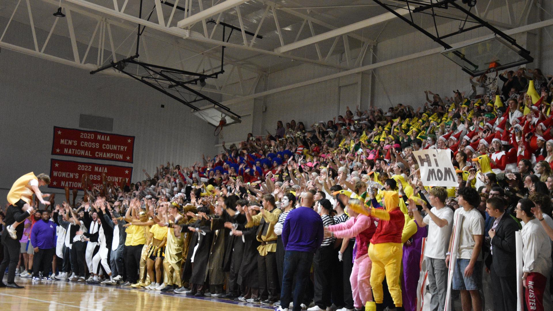 Taylor University routs Moody Bible in annual 'Silent Night' game ...