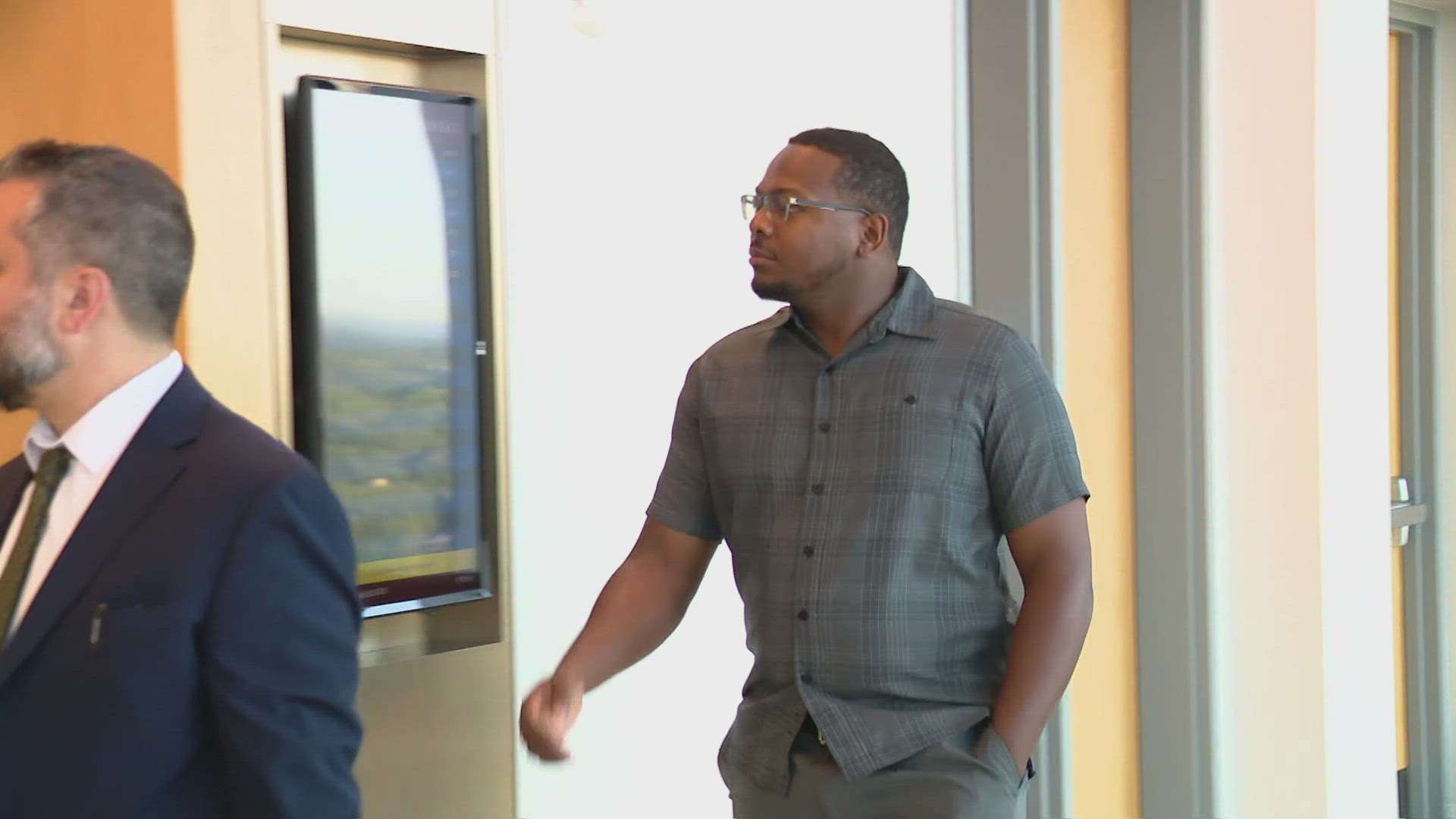 Ex-IMPD officer on trial for rape of domestic violence victim | wthr.com