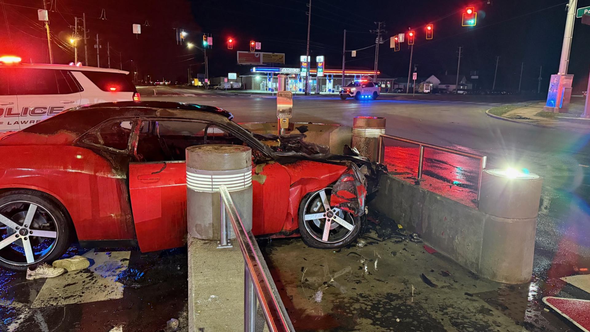 2 injured after crash in Lawrence | wthr.com