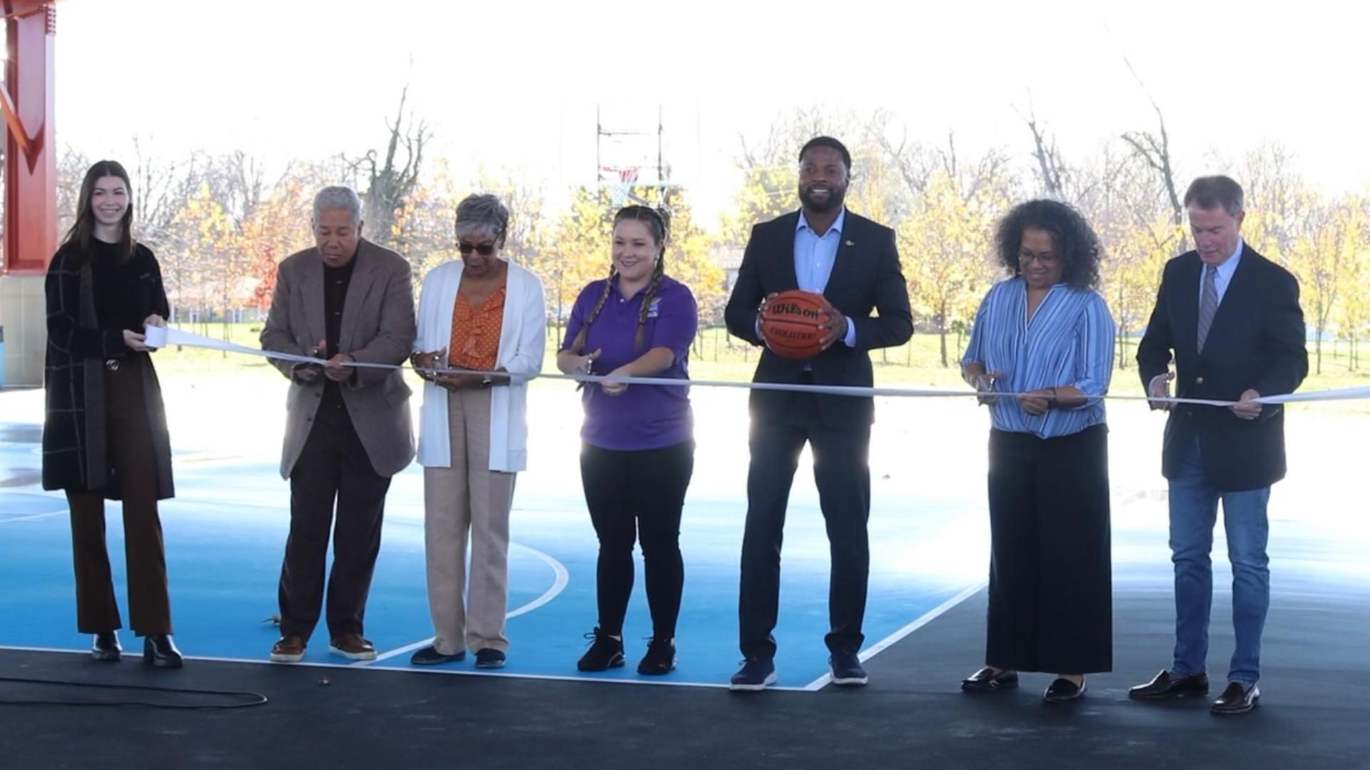 Indy Parks unveils its first basketball pavilion in east Indy | wthr.com