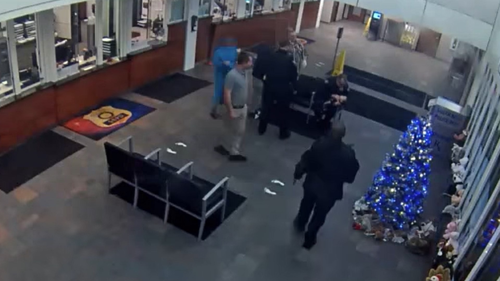 South Bend police officer helps save unresponsive child's life | wthr.com