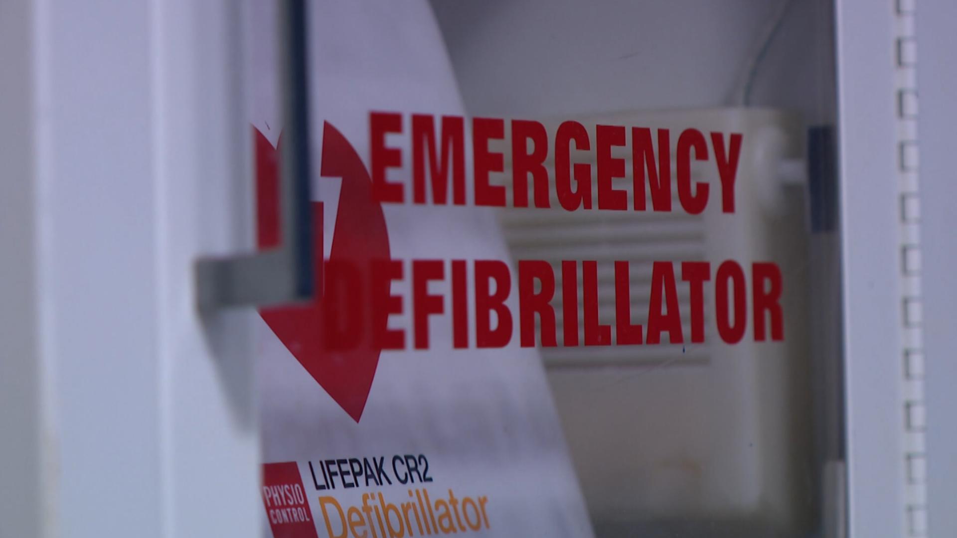 Indiana lawmakers amend bill, save school AED requirements from repeal ...