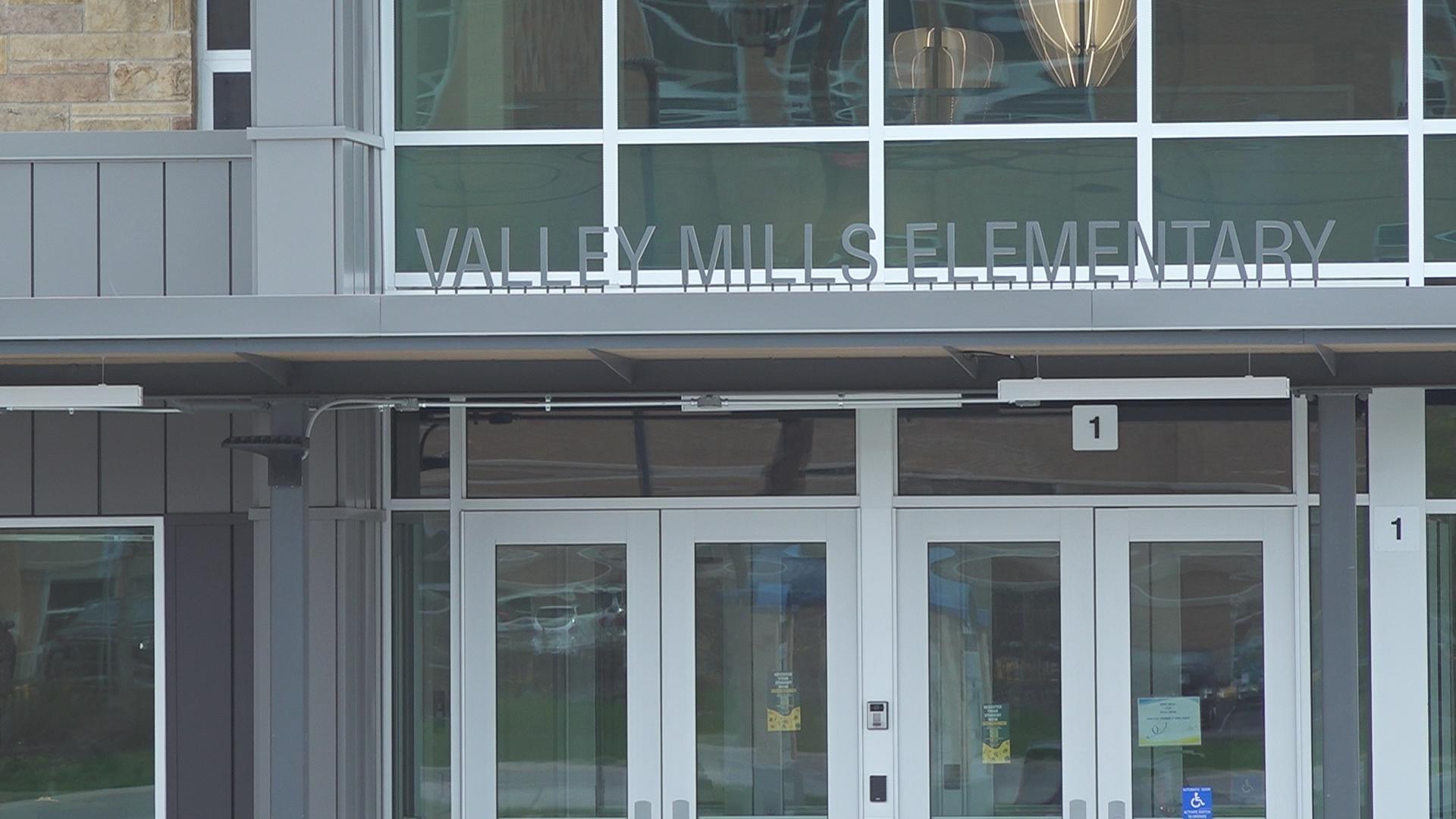 Mom charged for allegedly bringing gun to Indianapolis elementary ...